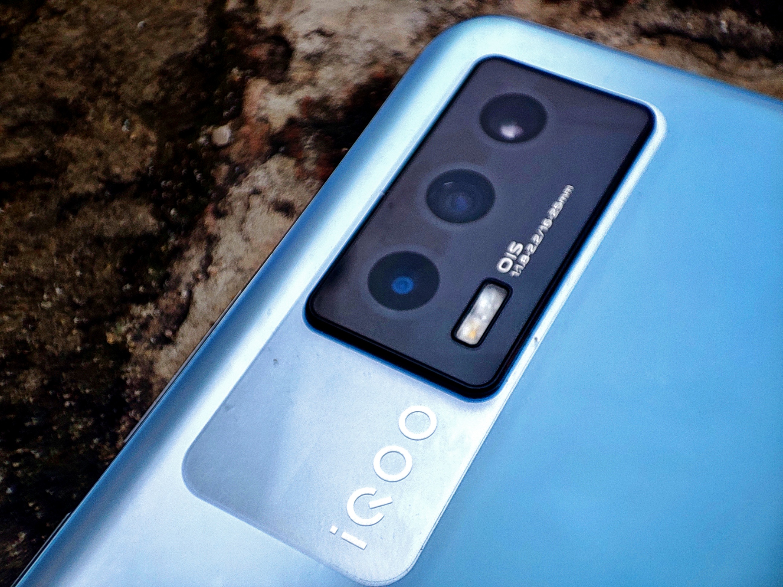 Flaunt your iQOO Smartphone! iQOO 7 FT. NATURE