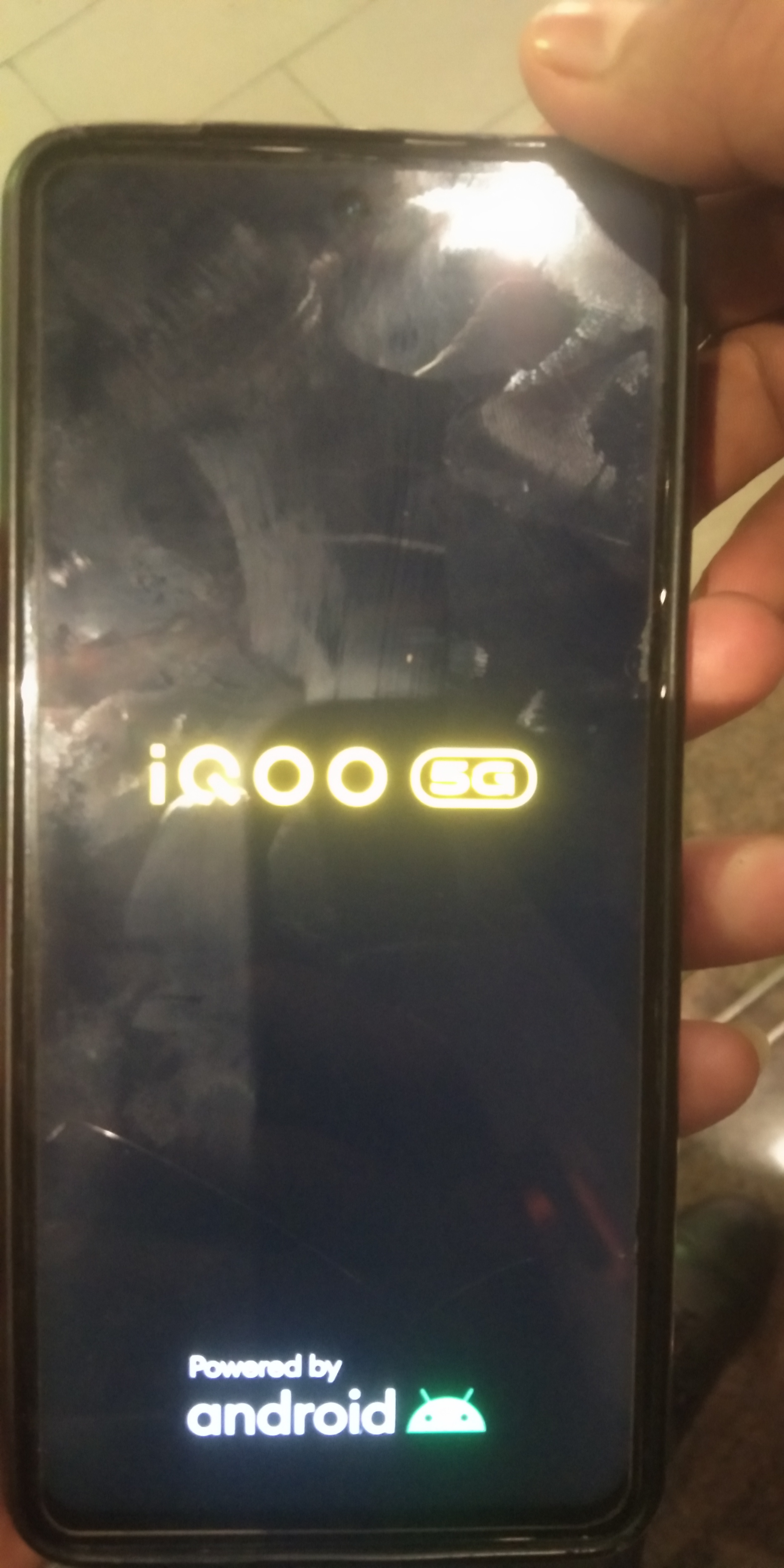 My iqoo z5 again stuck on iqoo logo icon Today on somthing 9 clock pm