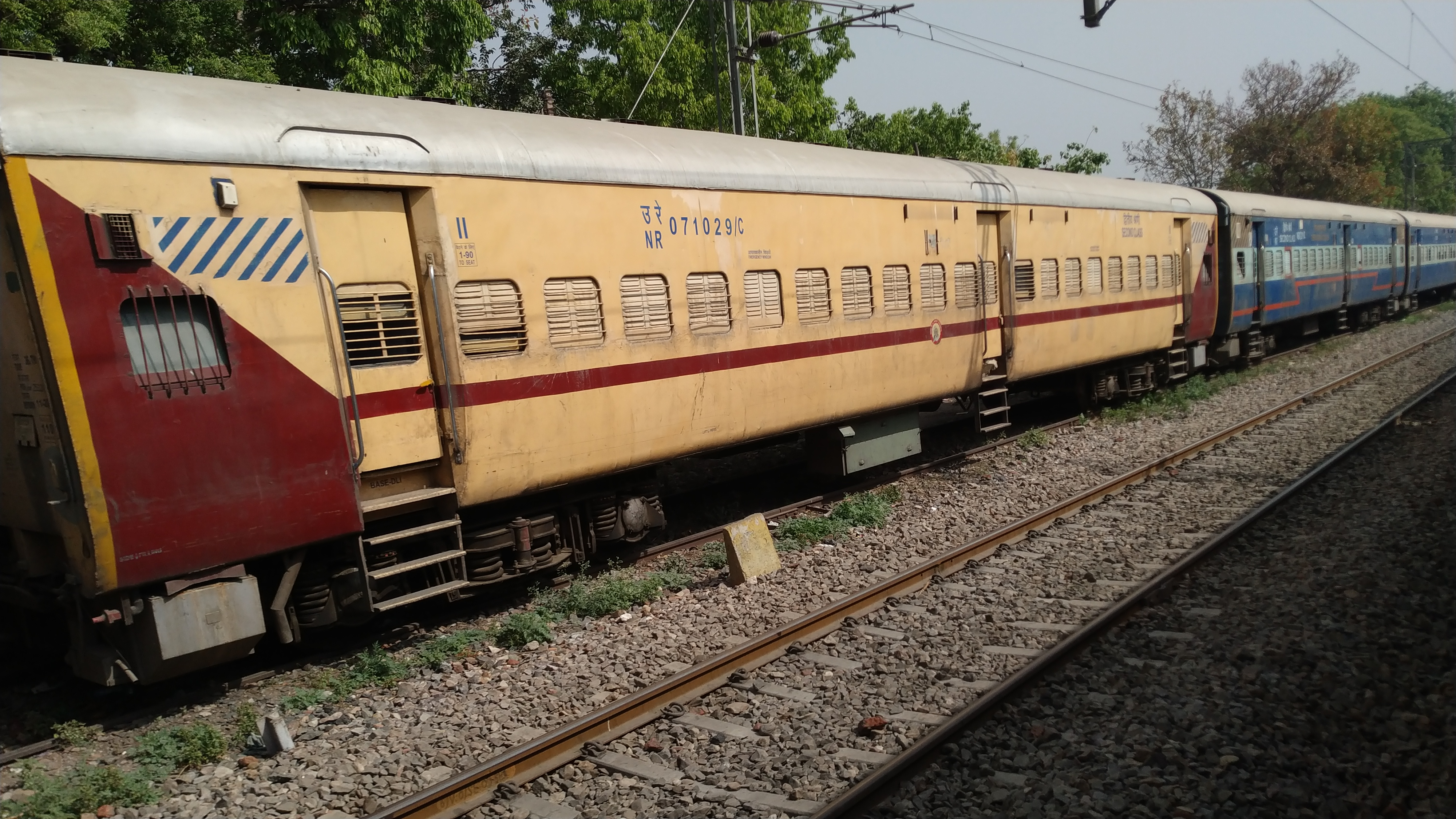 LHB vs ICF Coaches of Indian Railways 🚃