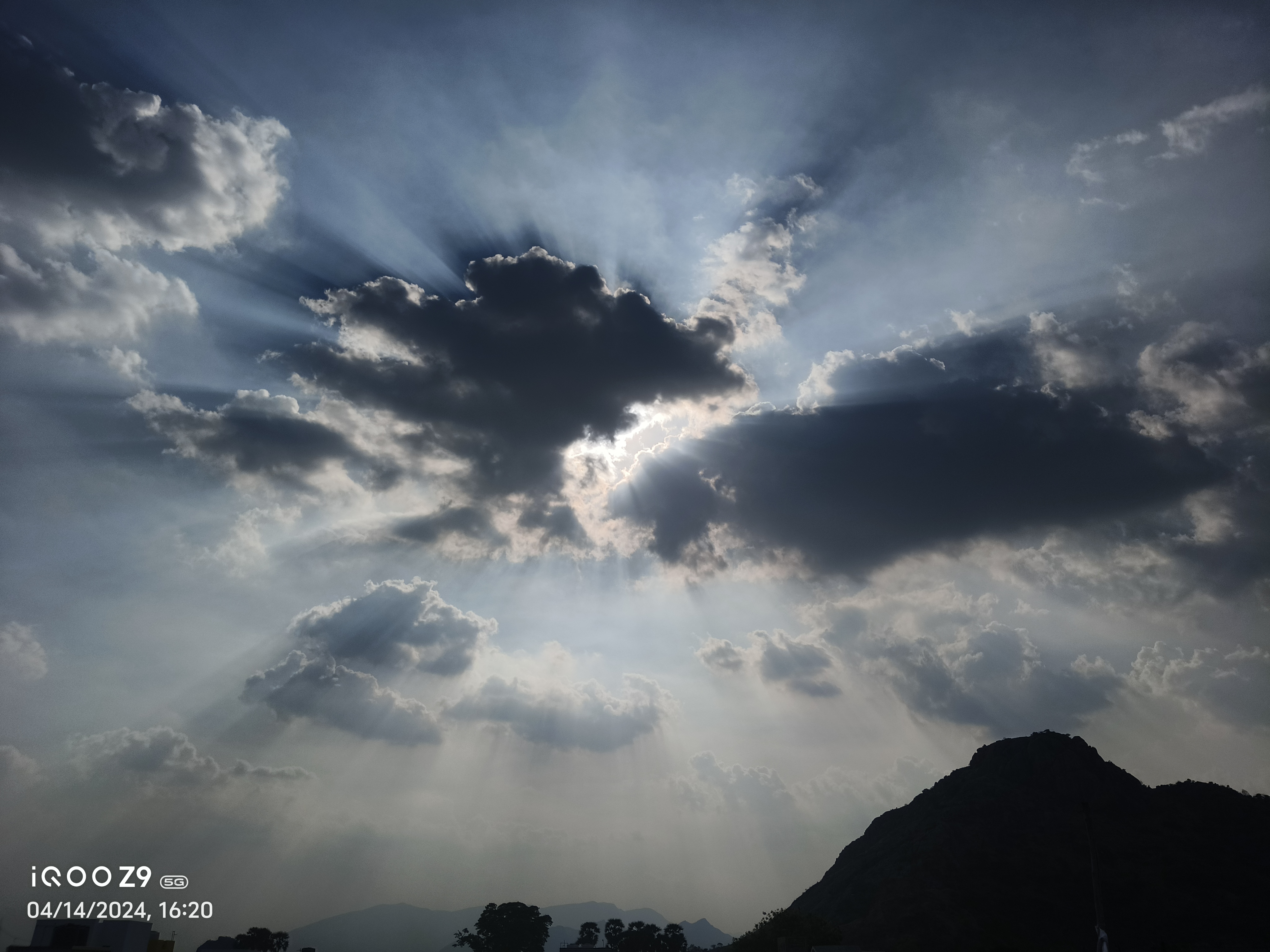 #ShotOniQOO | Reach on the sky | participating the contest