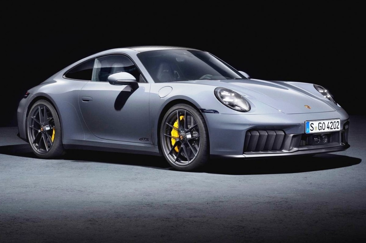 Introducing the 2025 Porsche 911 Hybrid: A New Era of Performance and ...