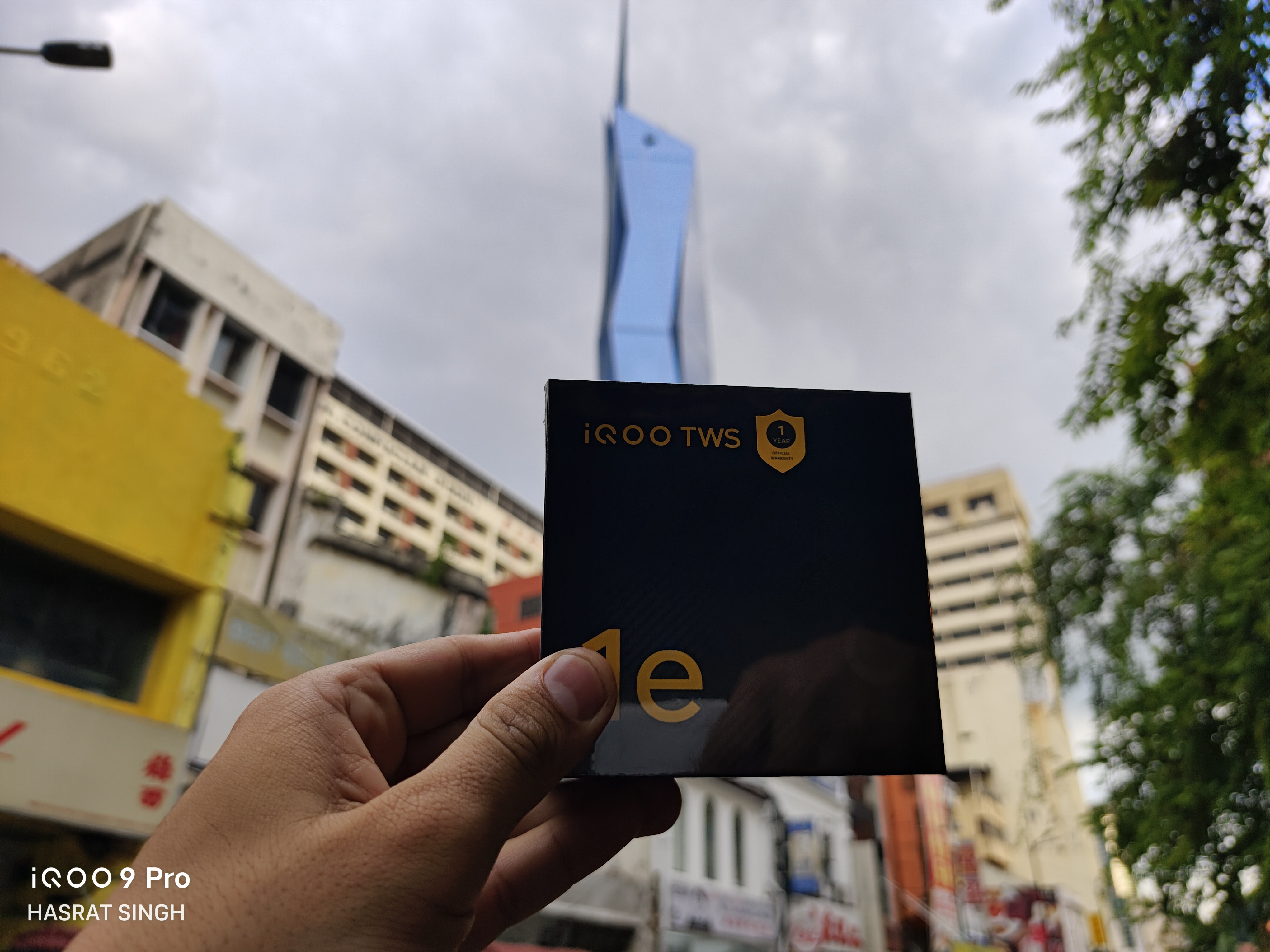 Unboxing the iQOO TWS 1e