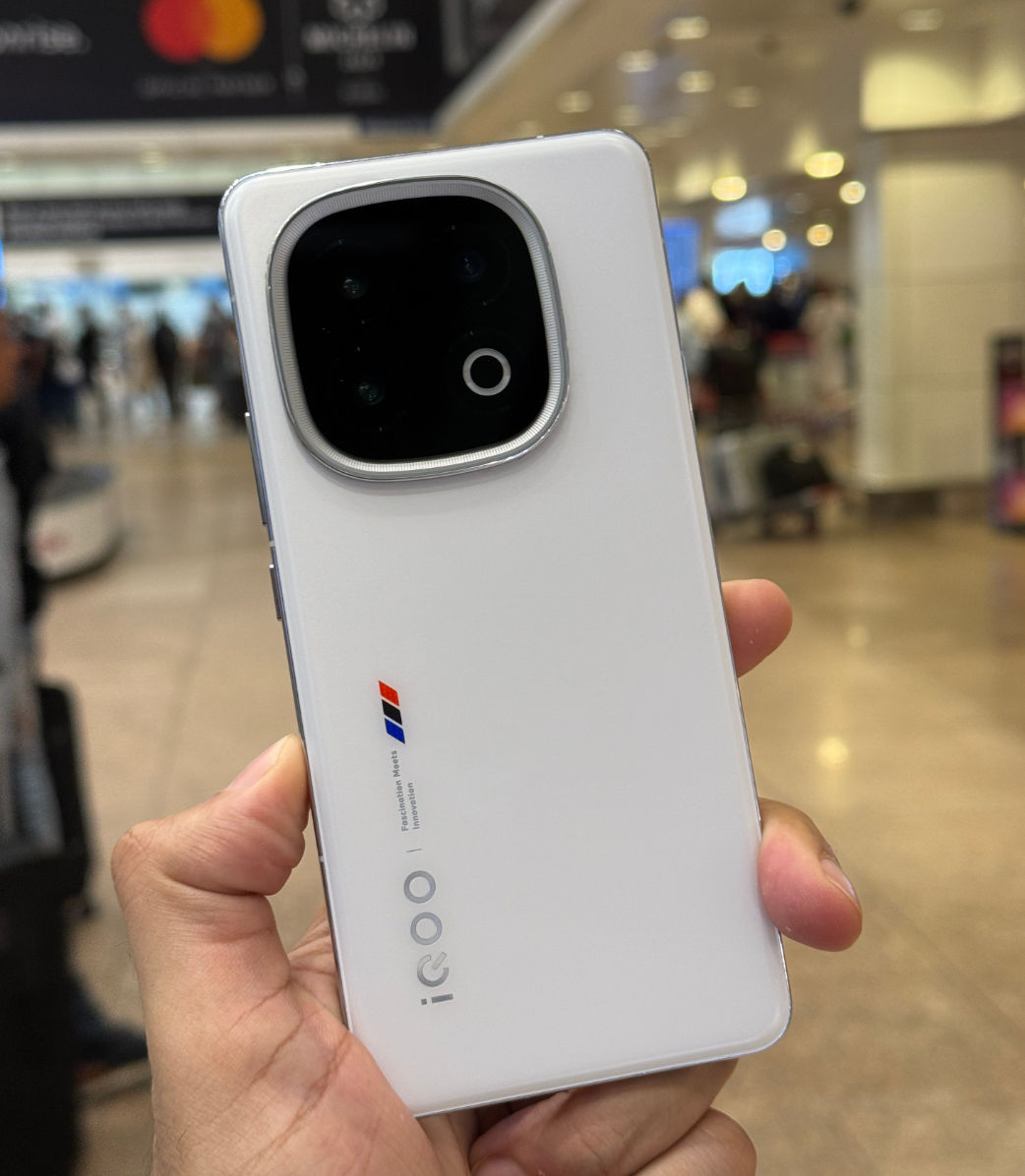 iQOO13 First Look 🩶🤍