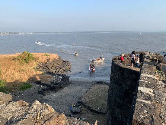 Kolaba Fort: The Coastal Stronghold of the Marathas