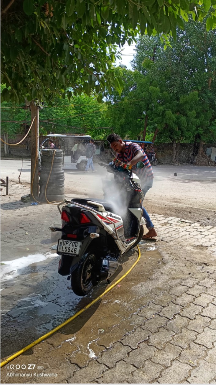 Freezing moment in Random shot