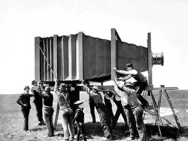 From Shadows to Shutters–The Story of the World's 🌍 First Camera 📸