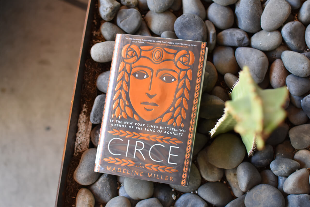 A Bookworm's Guide: Circe by Madeline Miller!