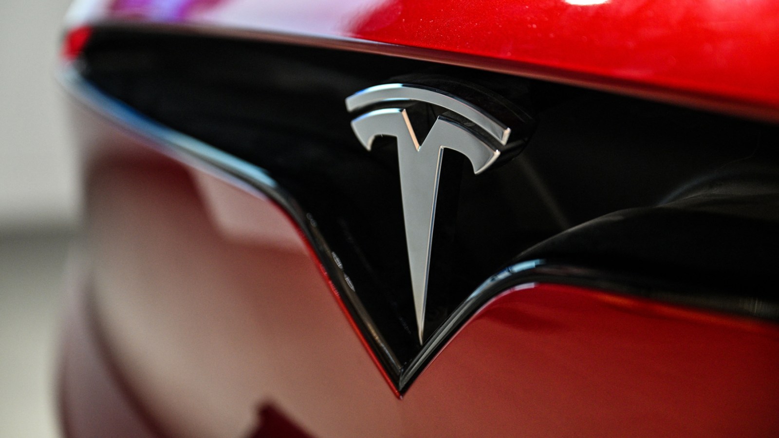 BYD overtakes Tesla in global EV sales through Q3 2025