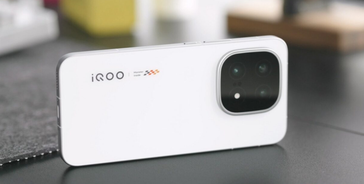 iQOO 15 Mini Cancelled?! Here’s What’s Really Happening