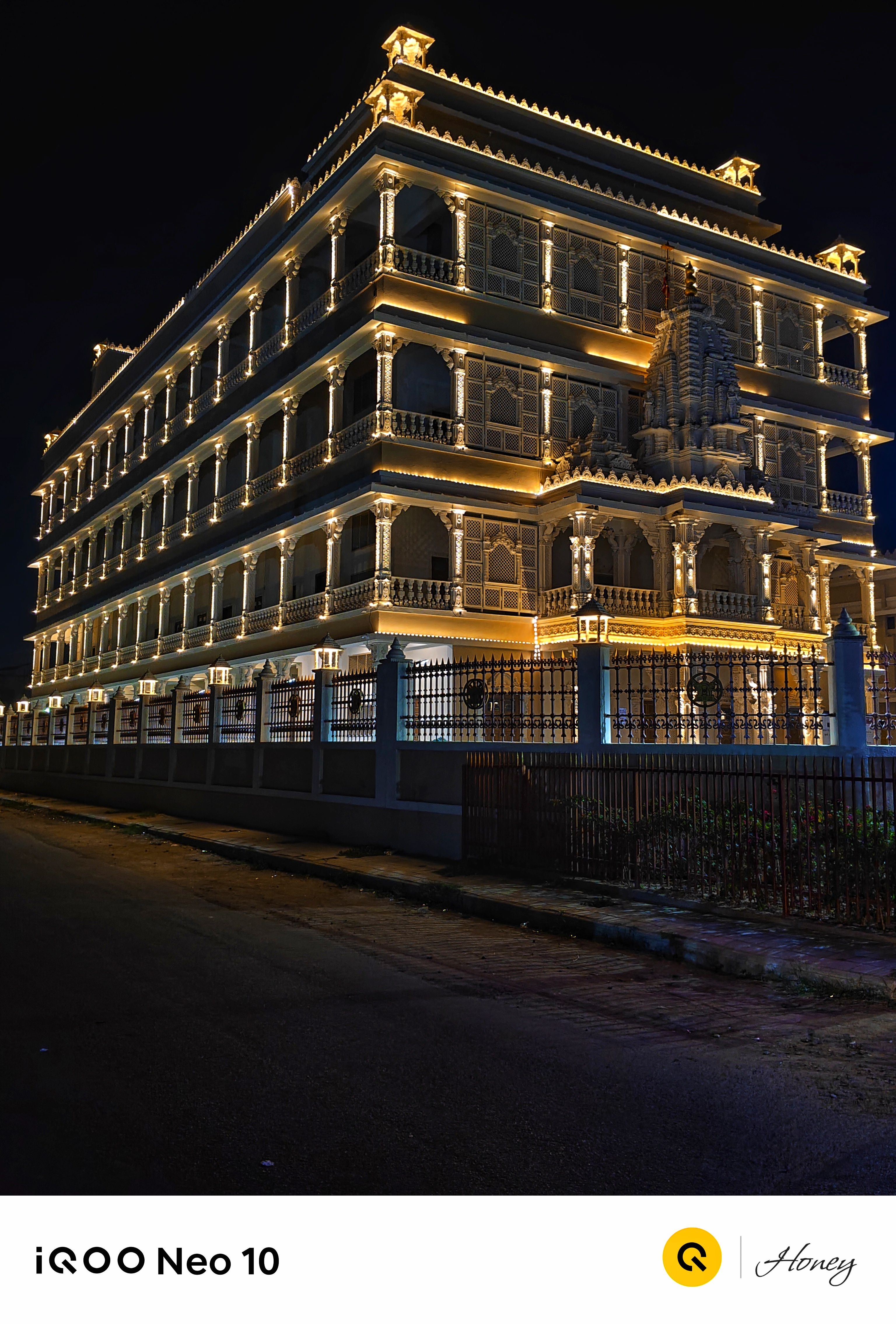 Capturing Nighttime - #ShotoniQOO