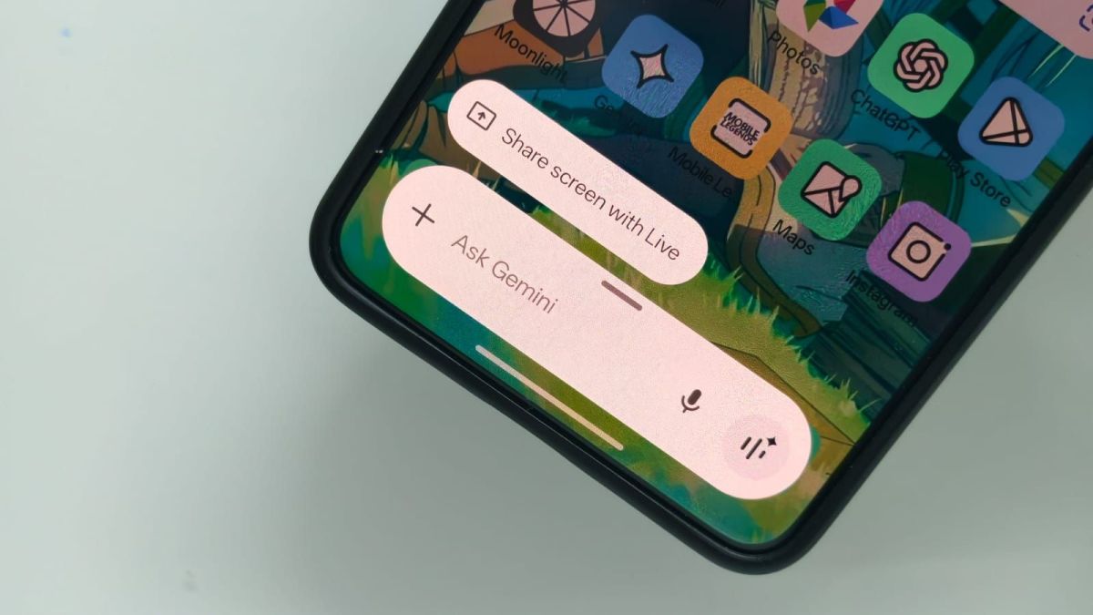 Gemini on Android may soon process requests in the background