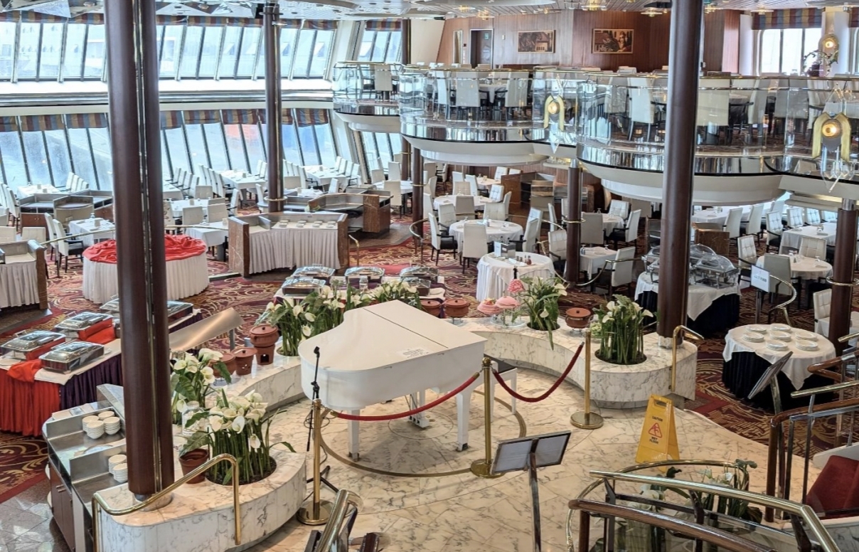 Cordelia Cruises🚢 — India's 🇮🇳Premium "City on the Sea"😍!