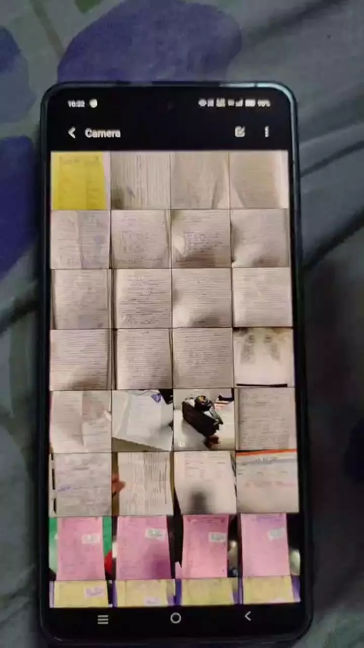 Bug in Iqoo 12 albums app ( collage crashing )