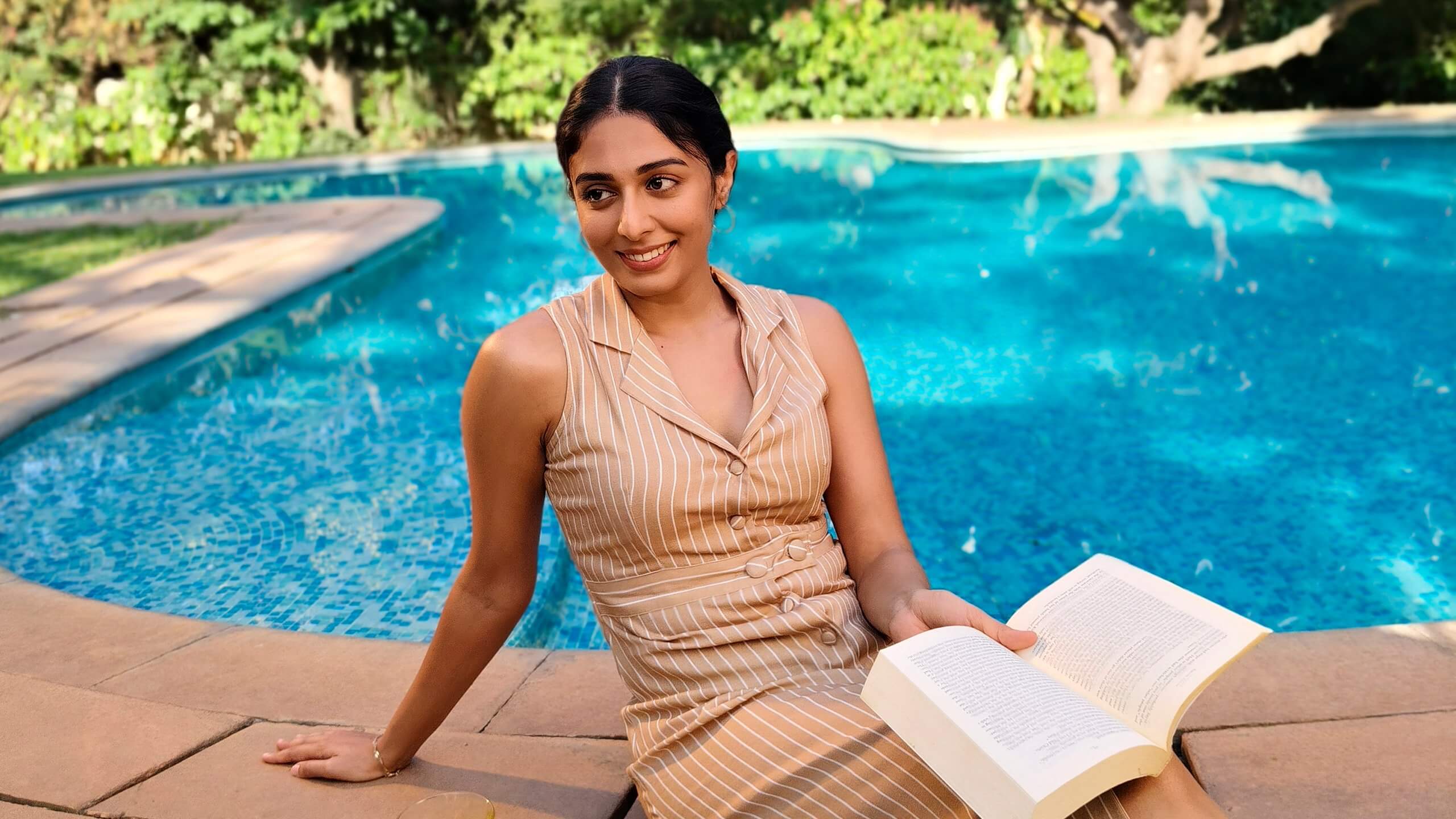 vivo V30e-Aura Light Portrait, Sony IMX 882 Camera | vivo in