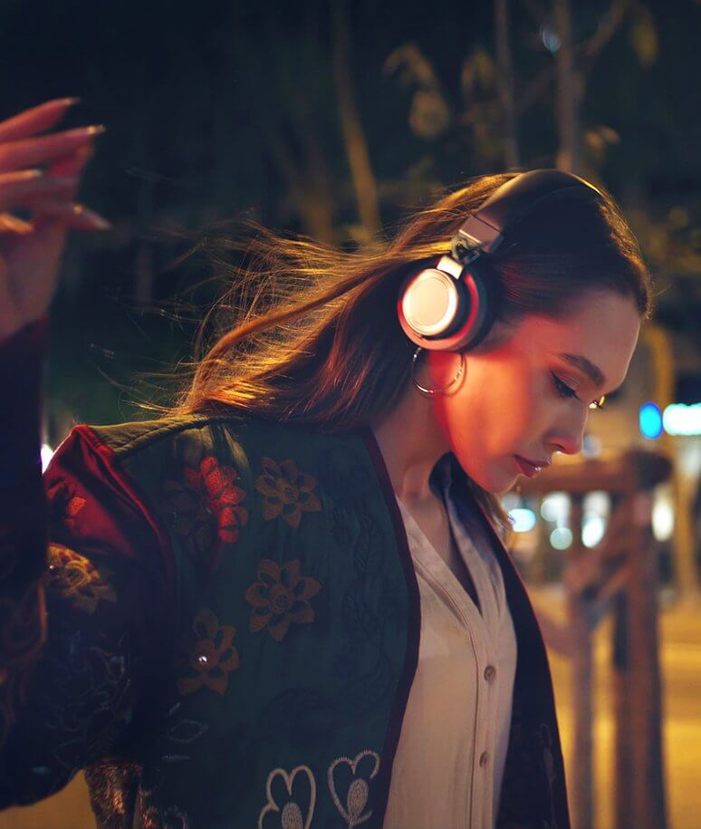 vivo V30e-Aura Light Portrait, Sony IMX 882 Camera | vivo in